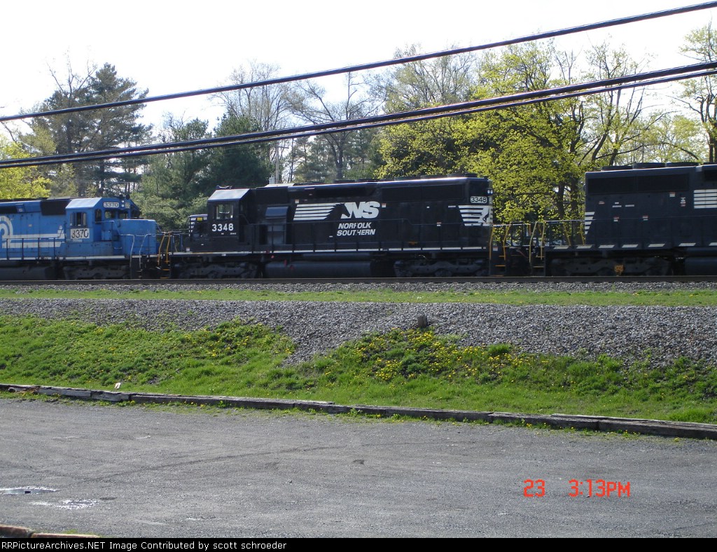 NS 3370 (ex.CR) & NS 3348 pushing at the rear WB